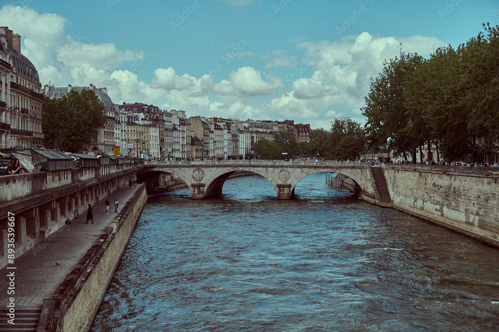 Foto de Stock Sightseeing in Paris through Montmartre, the Latin ...