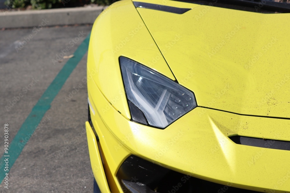 Yellow Lamborghini Aventador SVJ / Lamborghini SVJ Modern Sports Car ...