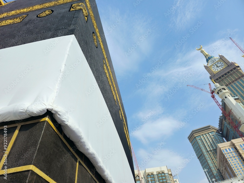 Ihram Of Kaaba, stone building at the center of Islam's most important ...
