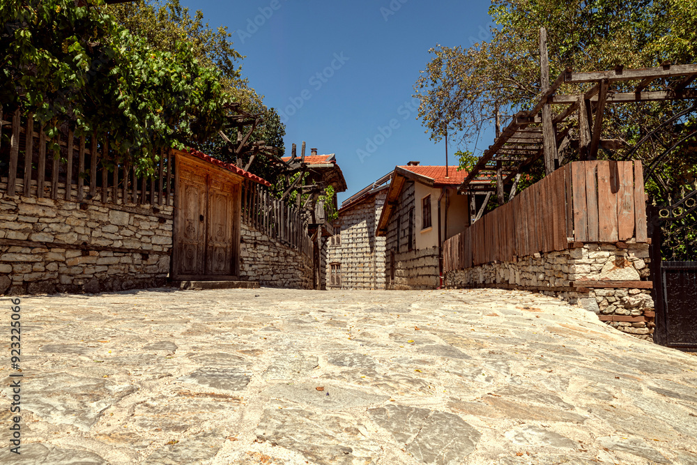 The "buttoned houses" found in the highest districts of Antalya above ...