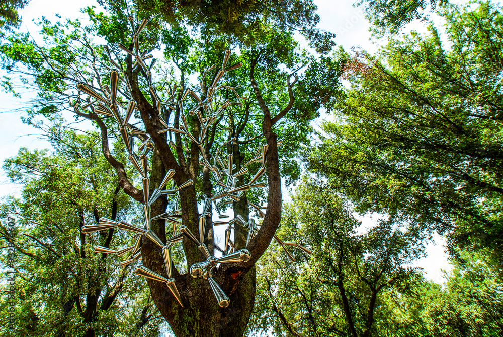 The Italian artist Loris Cecchini with his work at the exhibition 'Back ...