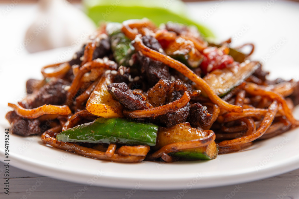 fried lagman, Lamb Stir Fry Leghman, Uzbek Laghman Traditional Noodle ...
