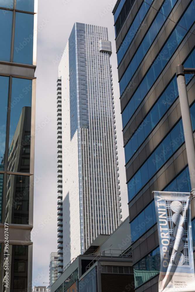 Thomson Reuters tower (designed by Hariri Pontarini Architects) main ...