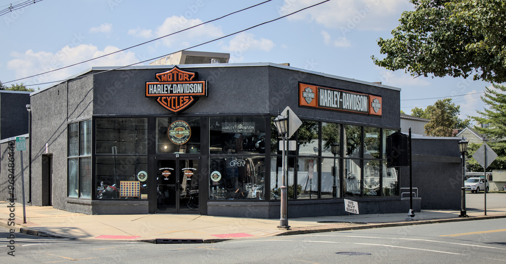 Harley Davidson motorcycle dealership with logo on building in Rahway ...