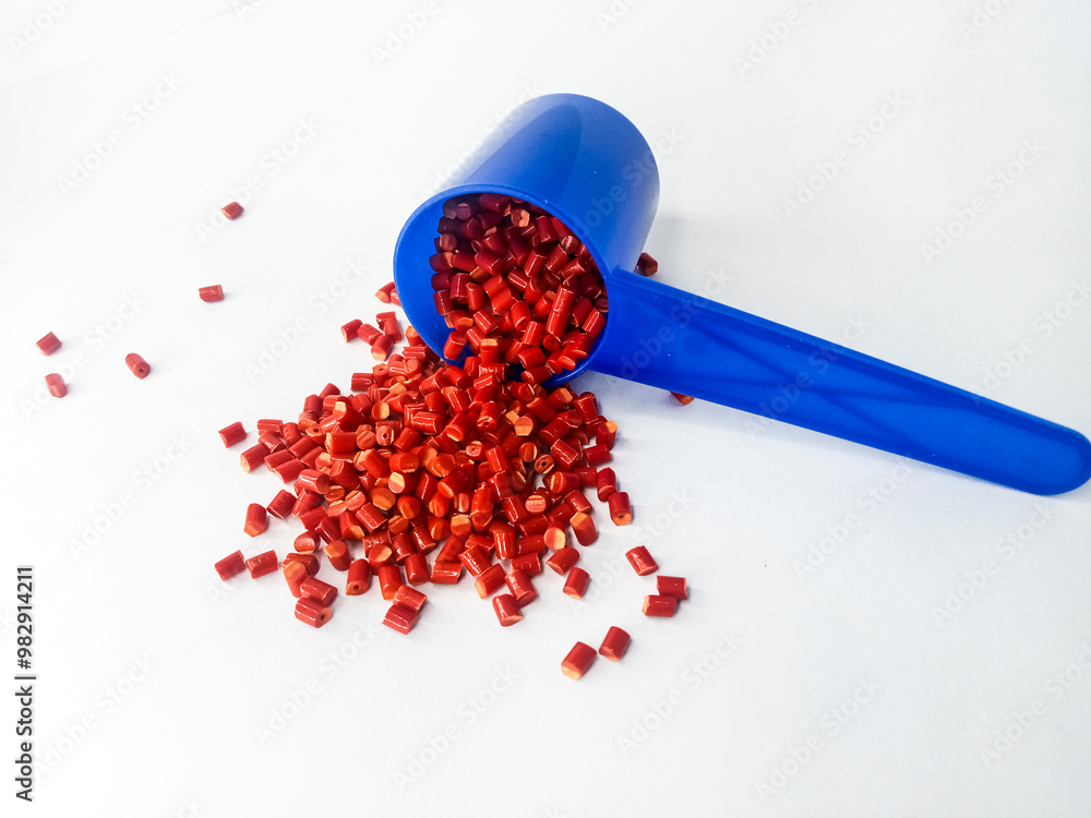 red polymer granules, red masterbatch granules, cold cutting material ...