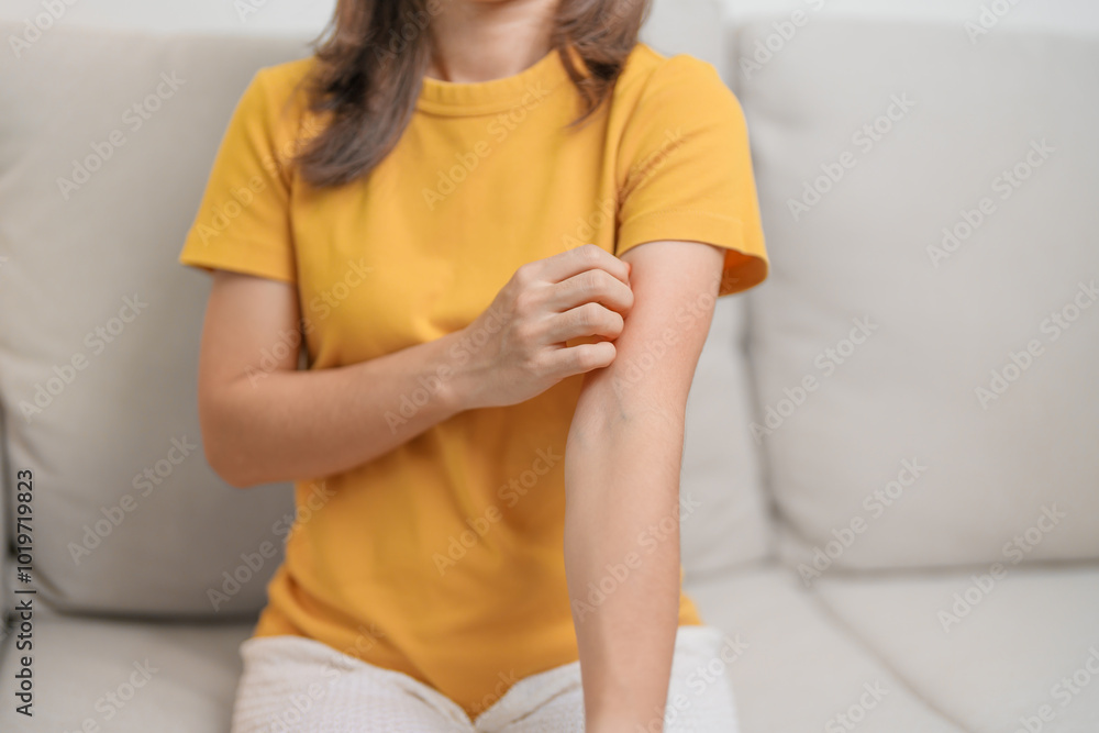 woman itching and scratching itchy arm. Sensitive Skin Allergic ...