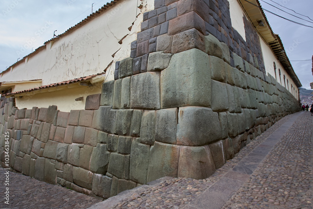 Inca stone walls in Cusco, Peru, a remarkable example of Inca ...