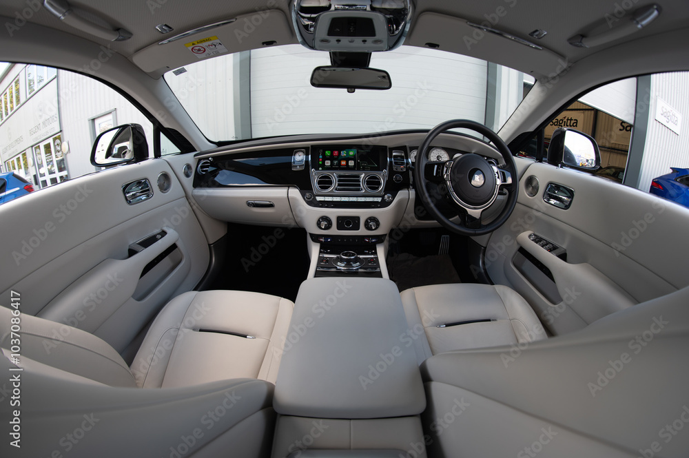 Luxurious Rolls-Royce Wraith Interior: A Stunning Display of Elegance ...