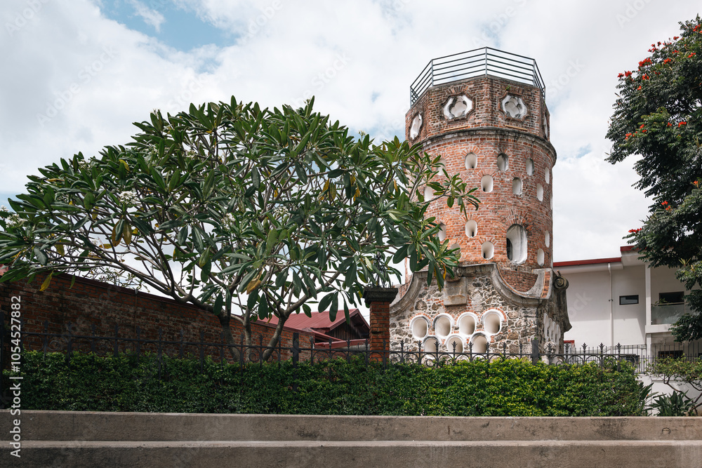 El Fortín de Heredia, icónica torre de ladrillo en el centro de Heredia ...