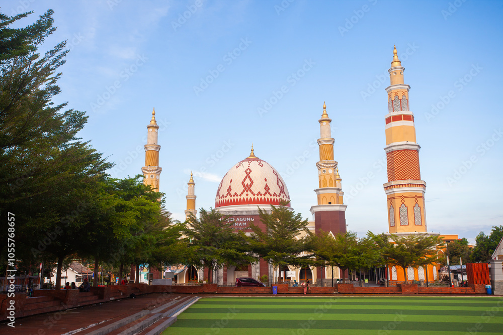Al-Imam Grand Mosque, the largest mosque and center of Islamic ...