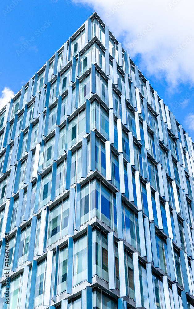 Amazing Glass Covered Buildings With Stunning Engineering And Design ...