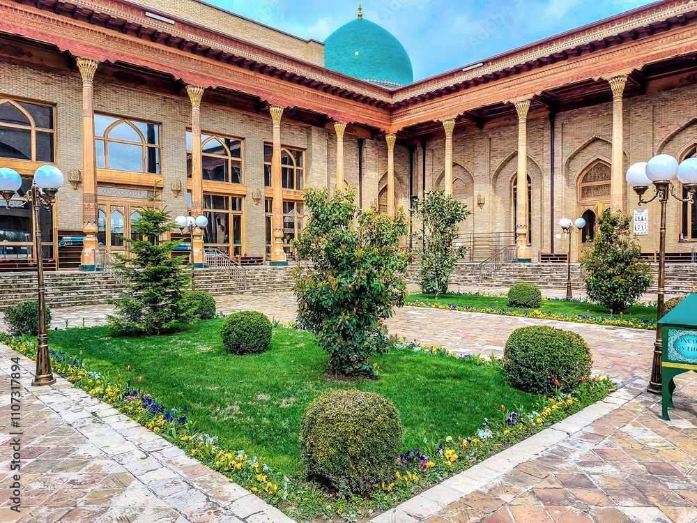 Inner courtyard of of Hazrati Imam Mosque and Muyi Muborak Madrasah ...