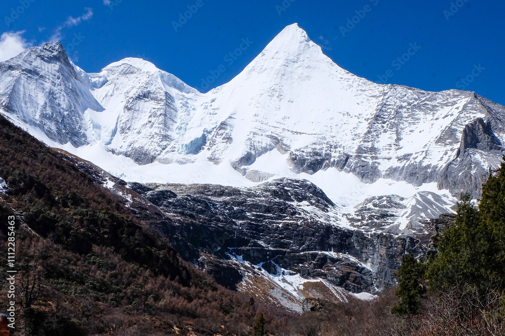 Hiking in one of the most beautiful Chinese national parks, Five A ...