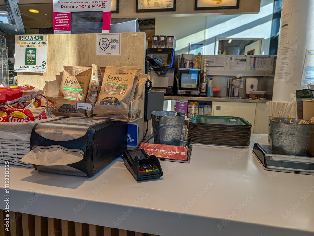 Foto de Stock France, 21 October 2024 : Coffee shop counter with snacks ...