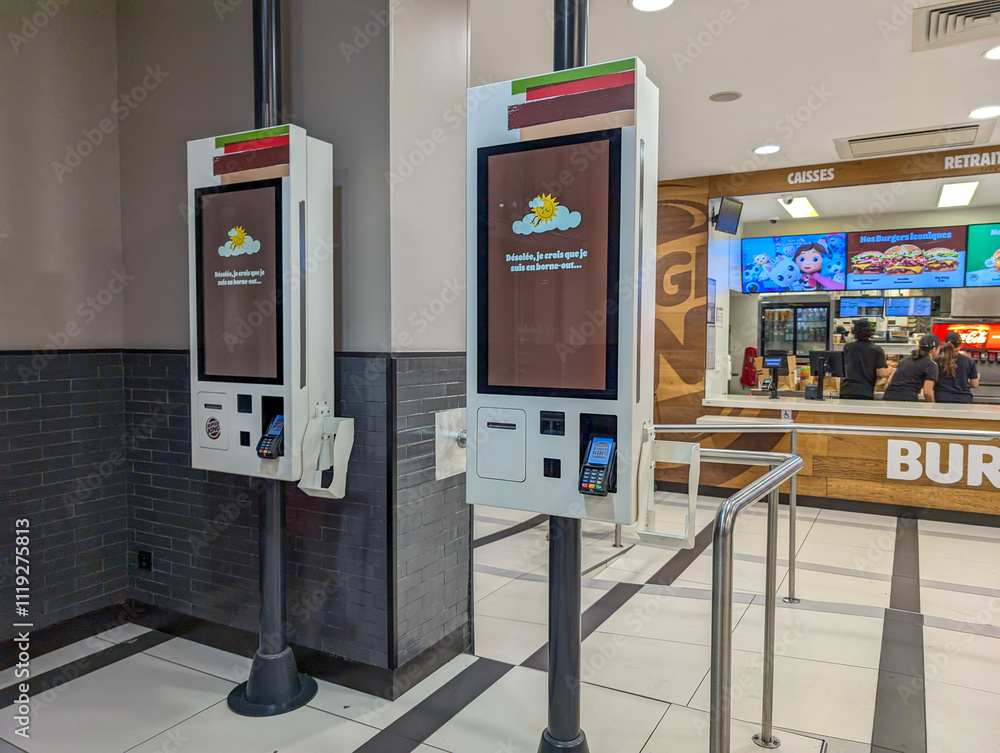 France, Bordeaux, 05 October 2024 : Fast food restaurant with self ...