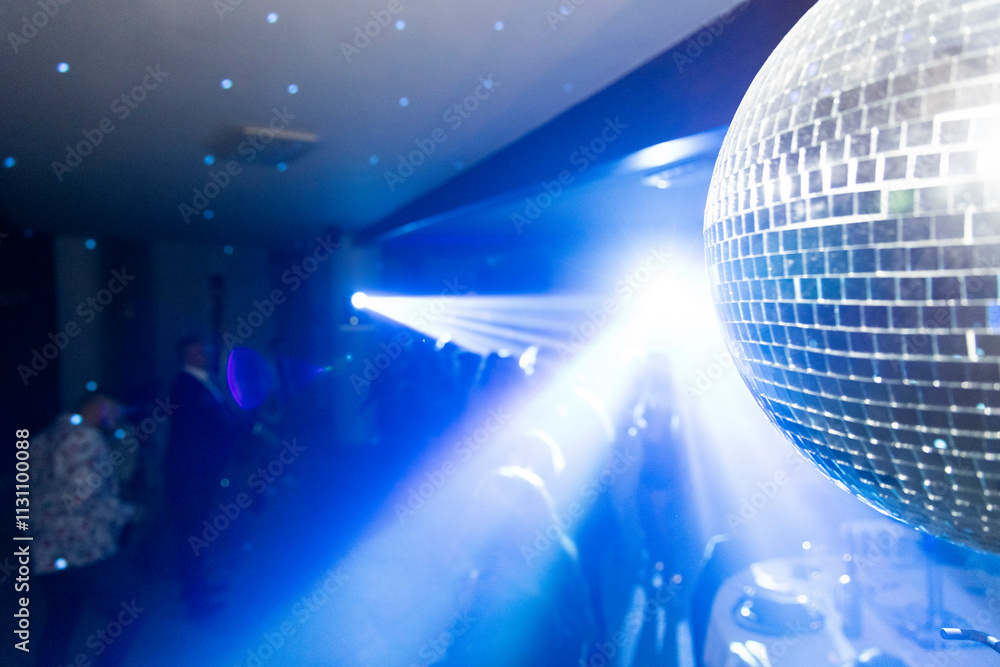 mirror ball, also called mirror ball, strobe sphere or stroboscopic ...