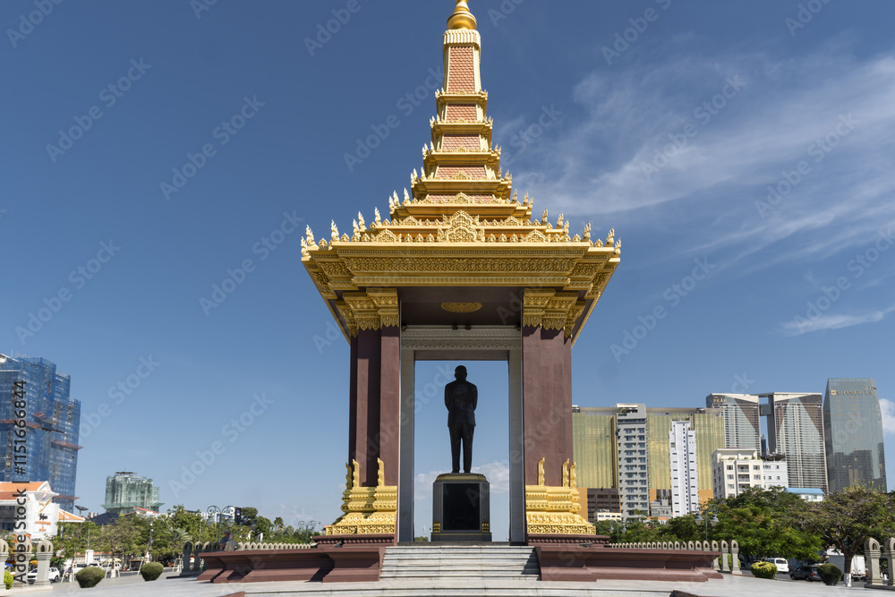 Statue of King Father Norodom Sihanouk, a monument commemorating former ...
