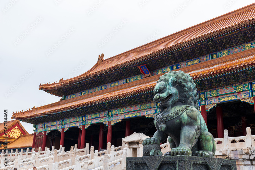 Beijing Palace Museum Taihe Gate and bronze lion ancient architecture ...