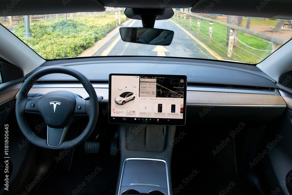 Foto de Stock Tesla Model Y is a battery electric compact crossover SUV ...