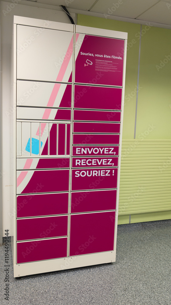 Mondial Relay inpostgroup sign brand and text logo store front of ...