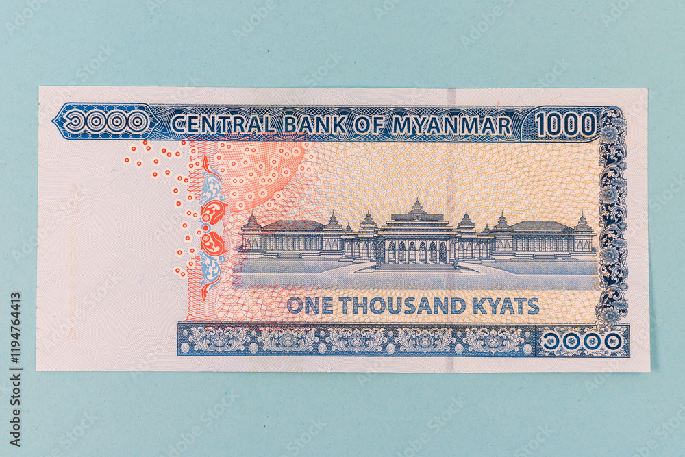 Foto de Stock Myanmar 1000 Kyats banknote back side with parliament ...