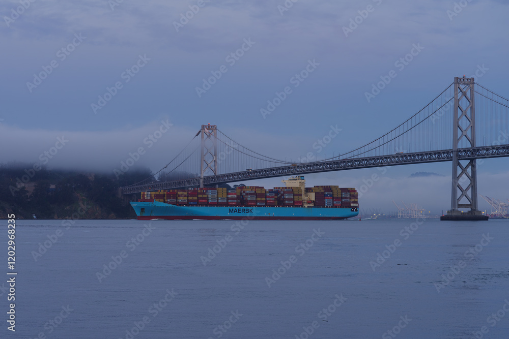 Container ship, Maersk Alfirk, shown crossing the San Francisco ...