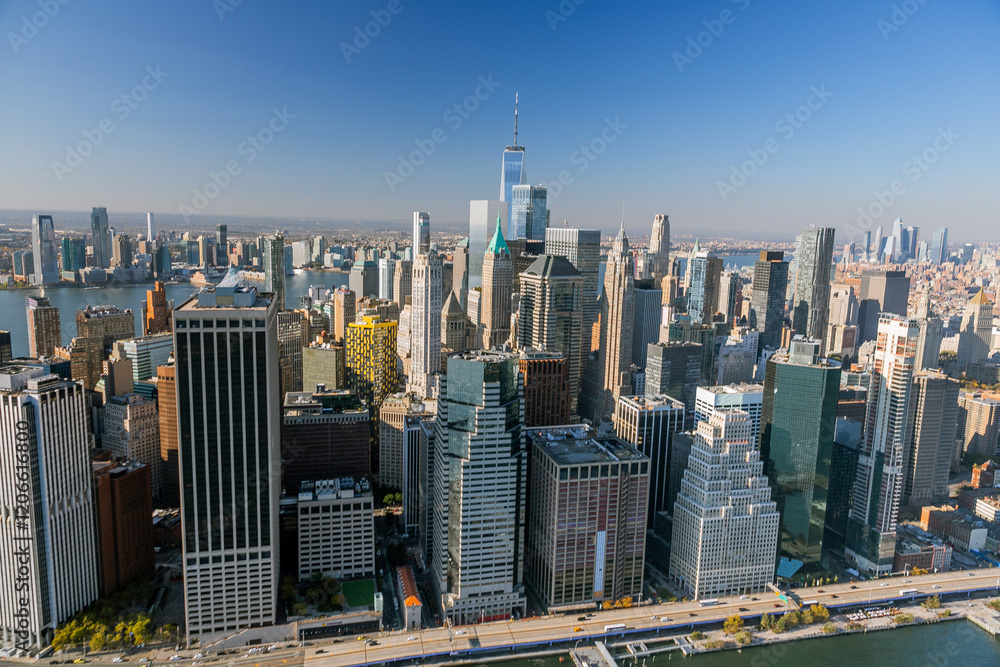 Photo Stock Aerial View of Downtown Manhattan Featuring Iconic ...
