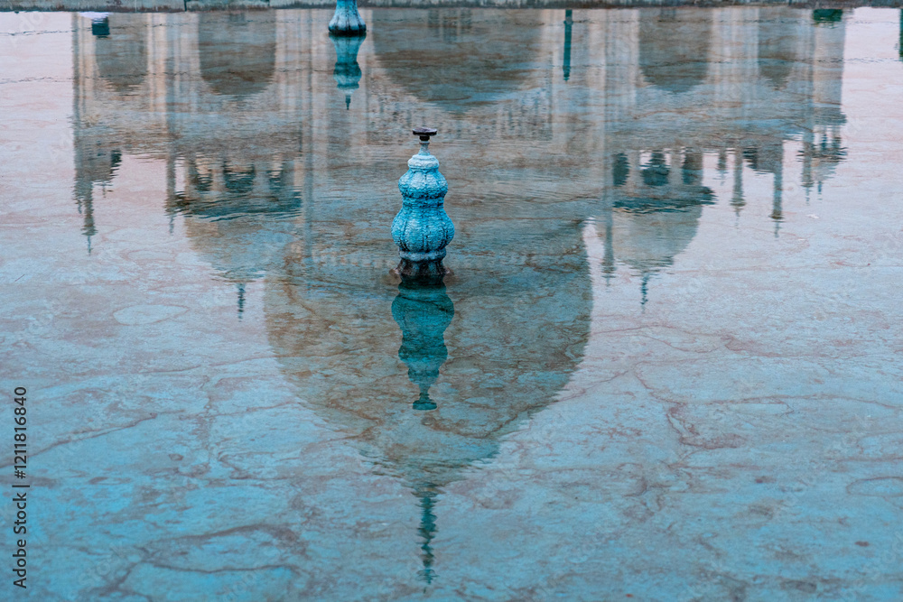 India. Uttar Pradesh state. Agra. Taj Mahal. White marble mausoleum ...