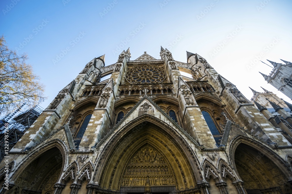 Westminster Abbey, the northern cross-ship with portal arches, round ...