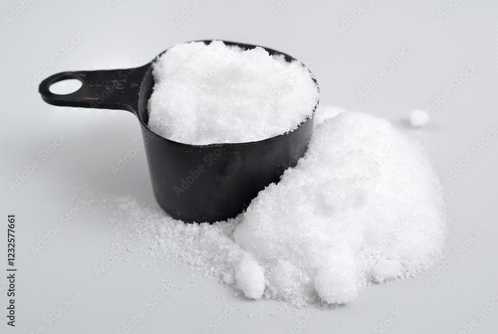 Stock-Foto „Tartaric acid is a white, crystalline organic acid. Its ...