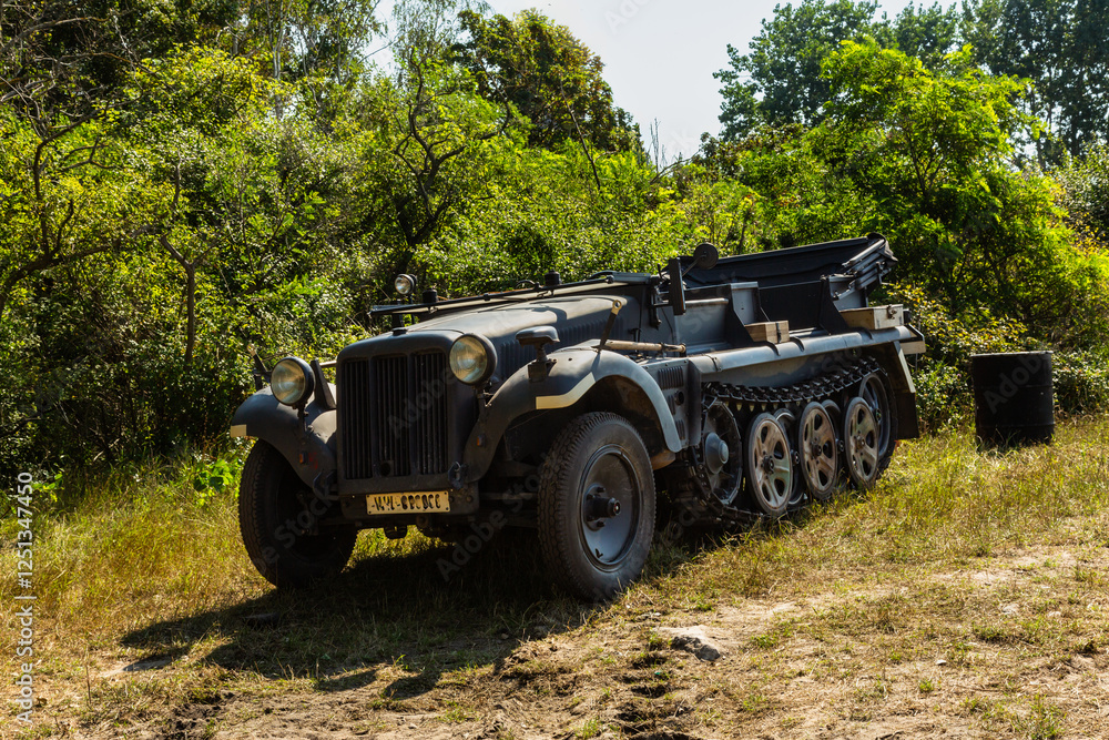German light half-tracked artillery tractor Sd.Kfz.10 DEMAG D7 from ...