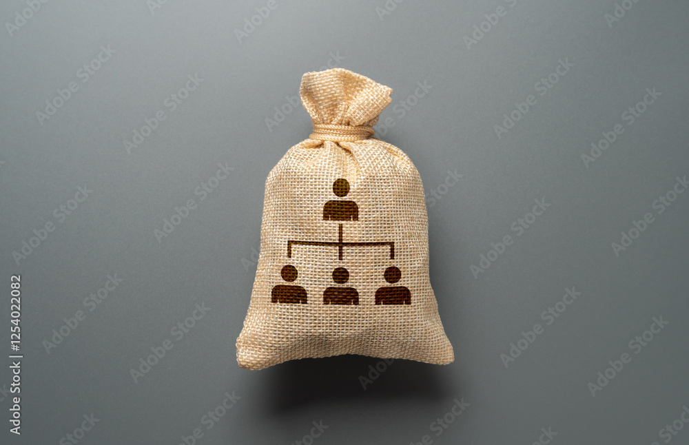 A bag with a drawing of the hierarchy of people in an organization ...