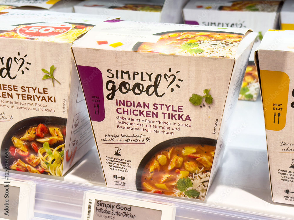 Indian style chicken tikka ready meal packaging on store shelf Stock ...