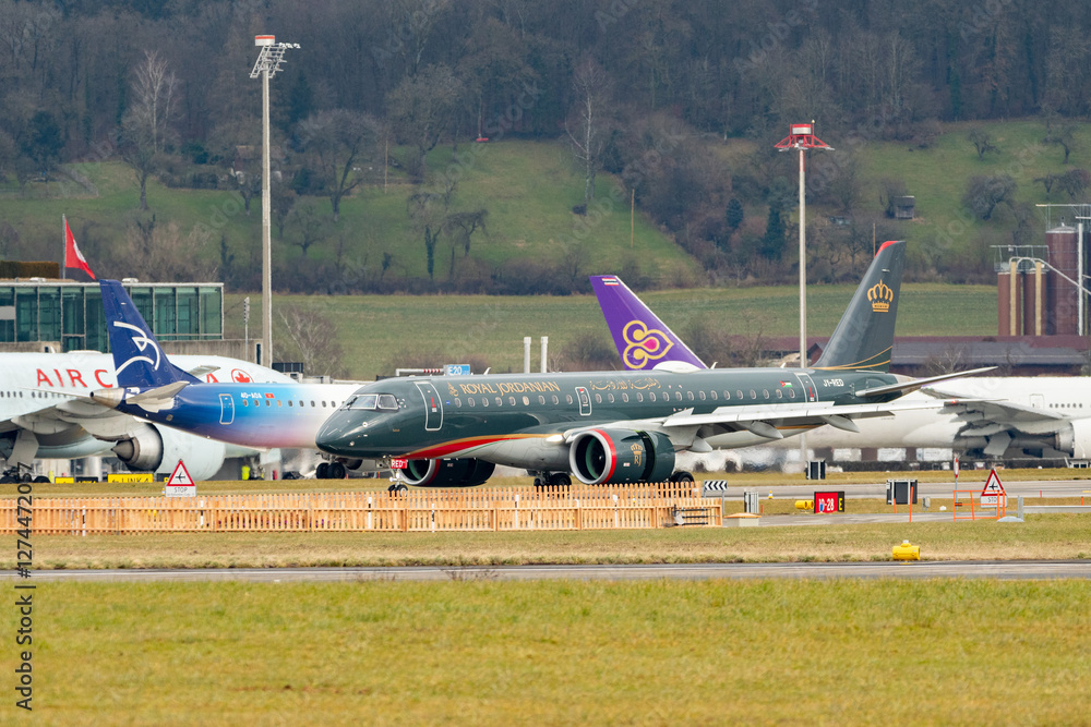 JY-RED Royal Jordanian Airlines Embraer E190-E2 jet in Zurich in ...