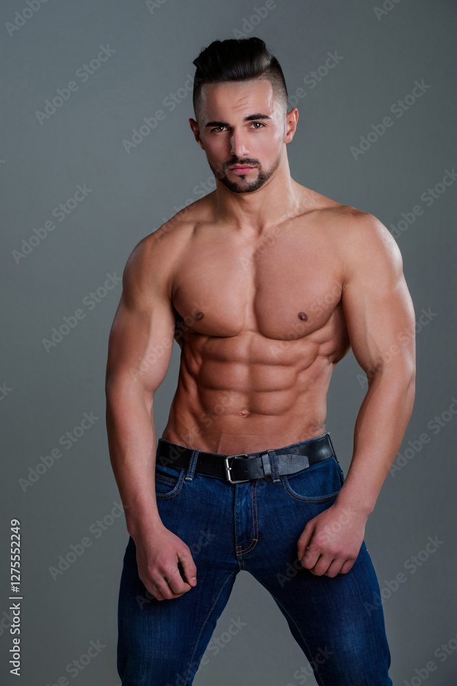Photo Stock Sexy topless shirtless young man. Handsome muscular man ...