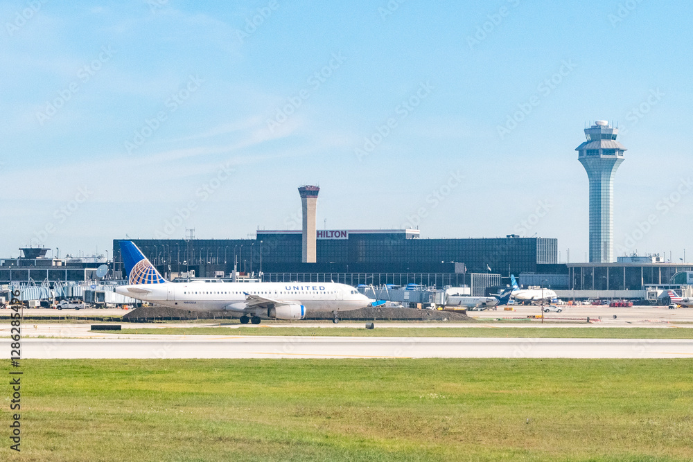 O'Hare Airport, Chicago, Illinois, USA - September 2, 2023 - A United ...