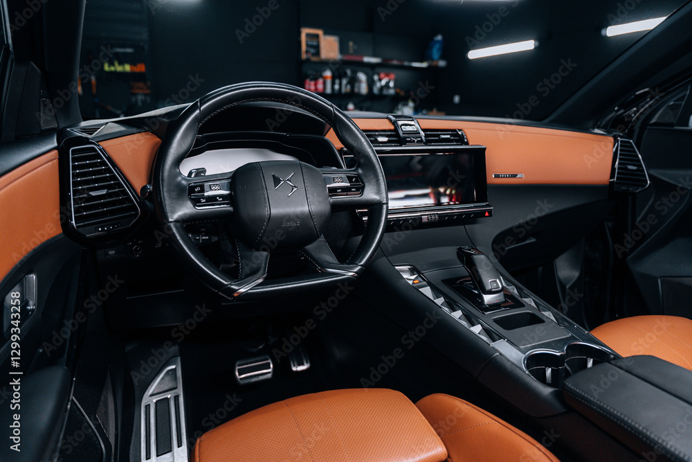 DS 7 Crossback luxury interior with premium leather seats, digital ...
