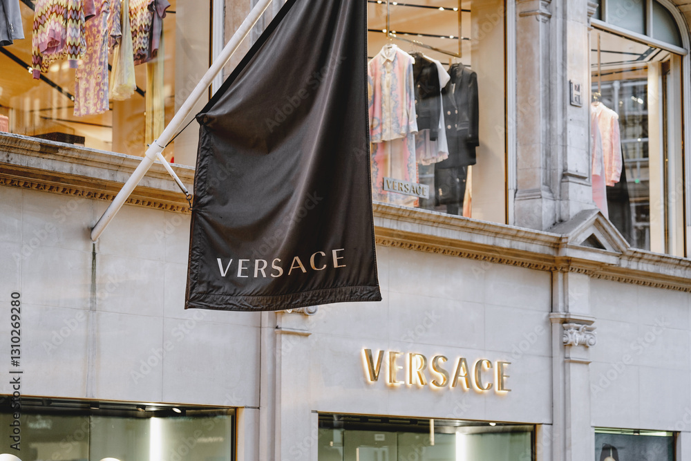 Versace Storefront Logo, Versace Luxury Apparel Fashion House Shopfront ...
