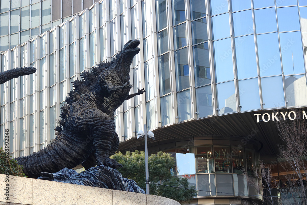 Photo Stock TOKYO, JAPAN - February 15, 2025: A statue of Godzilla in ...