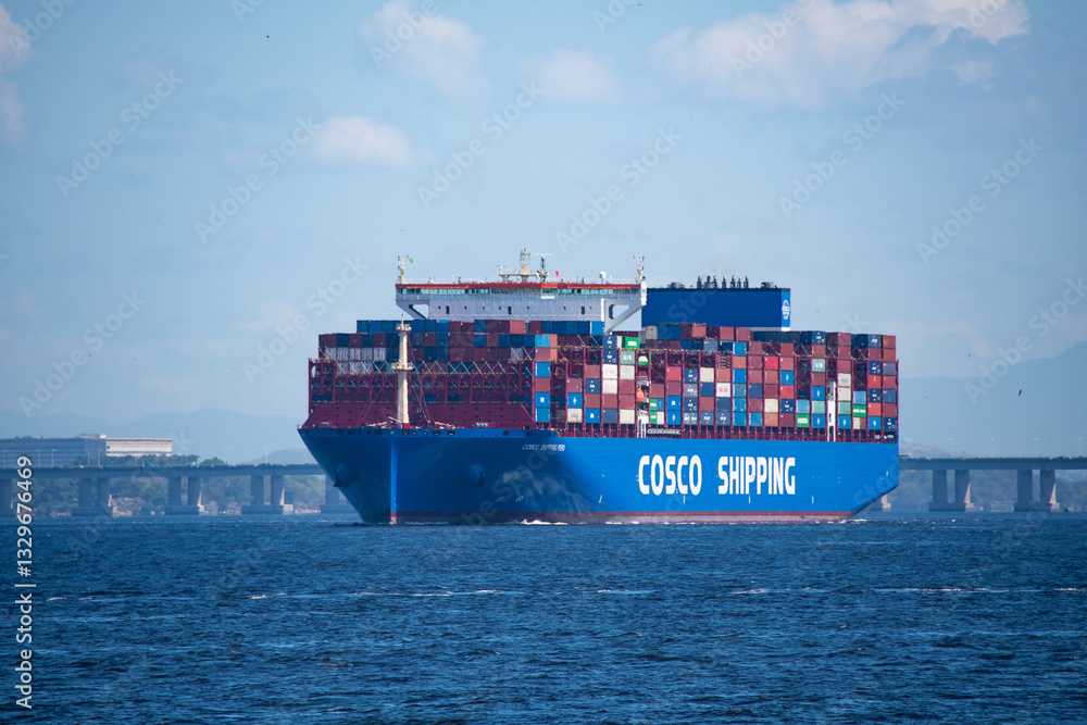 ภาพถ่าย Stock The COSCO Shipping container ship is one of the largest ...