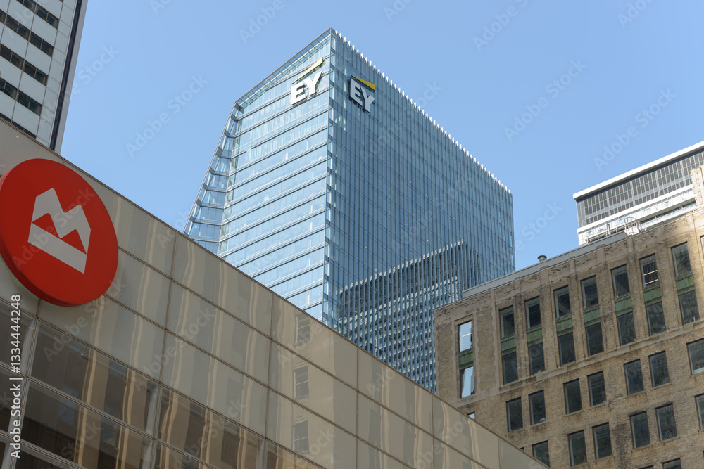 Stock-Foto „skyward view of exterior facade of EY Tower, a business ...