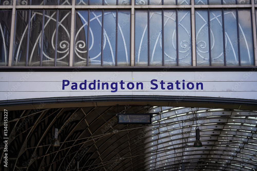 London's Paddington Train And Underground Station Grand Entrance, Train ...