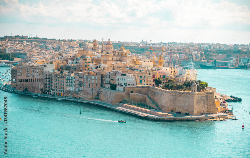 Stock-Foto „Amazing city walls of Valletta, capital of Malta. The ...