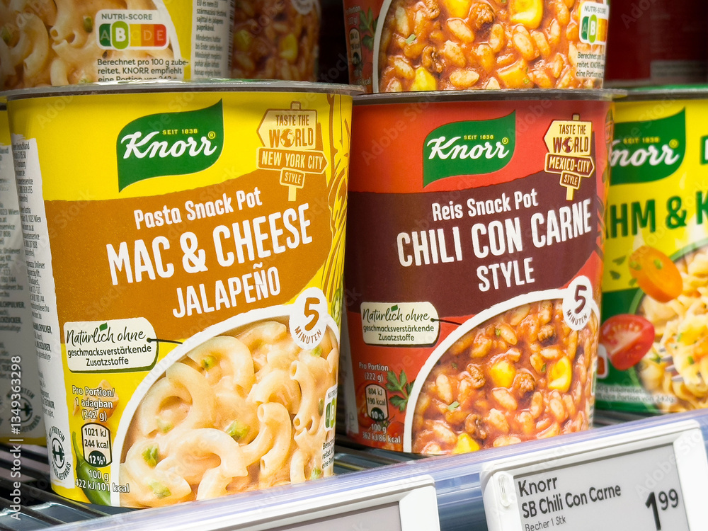 Knorr pasta snack pots on supermarket shelf: mac & cheese and chili con ...