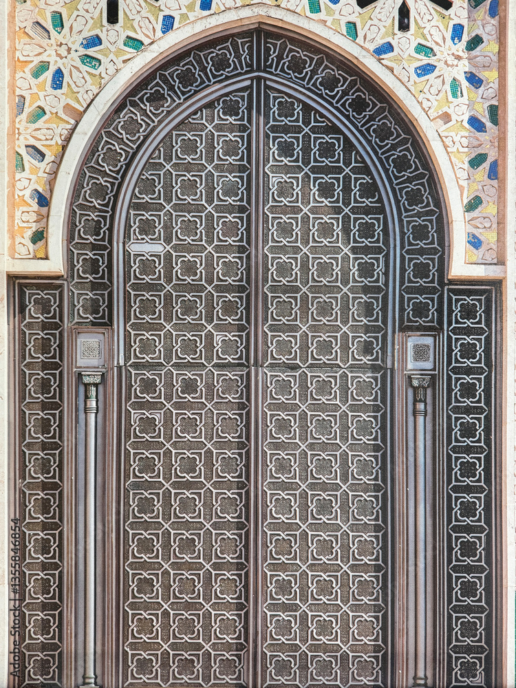 Classic mosque main door gate with Islamic ornamental pattern, arches ...
