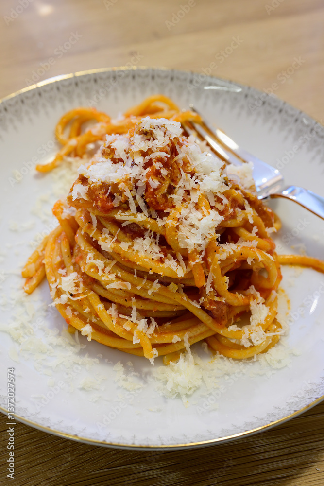 Fotografia do Stock Spaghetti Amatriciana Italian or Roman Pasta with ...