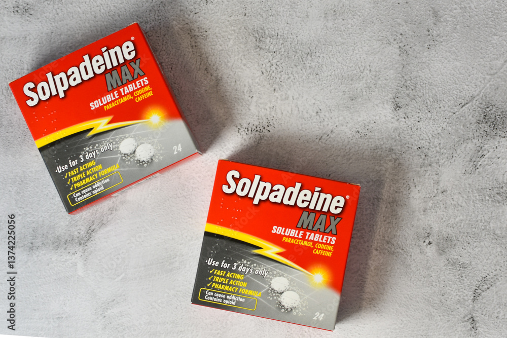 Solpadeine Max painkillers, over the counter addictive pain relief ...