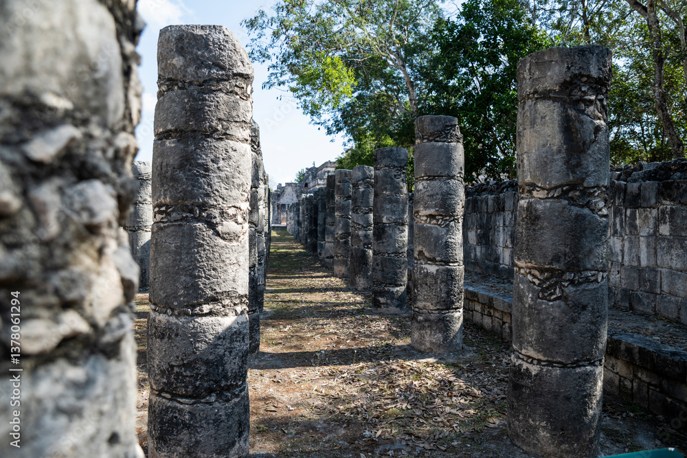 Foto de Stock Chichen Itza, Mayas, Rivera maya, pirámide impresionante ...
