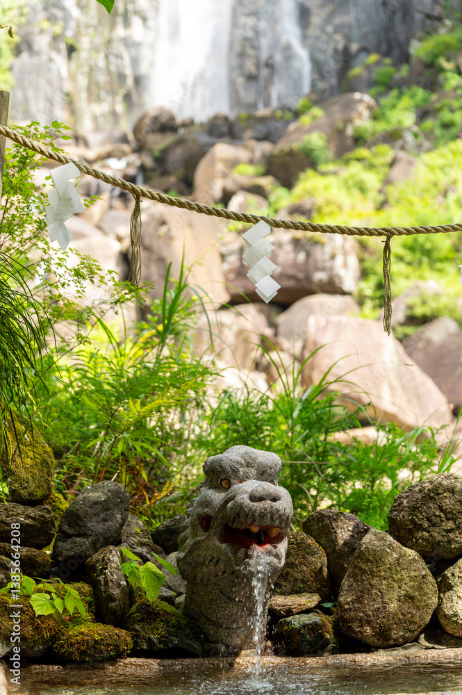 Hiro Jinja Shrine at Nachi Waterfall is Japan's tallest waterfall, This ...