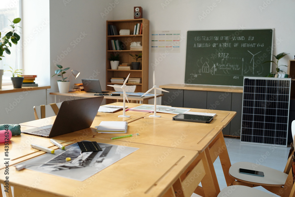 Stock-Foto „Classroom setup with educational materials and renewable ...